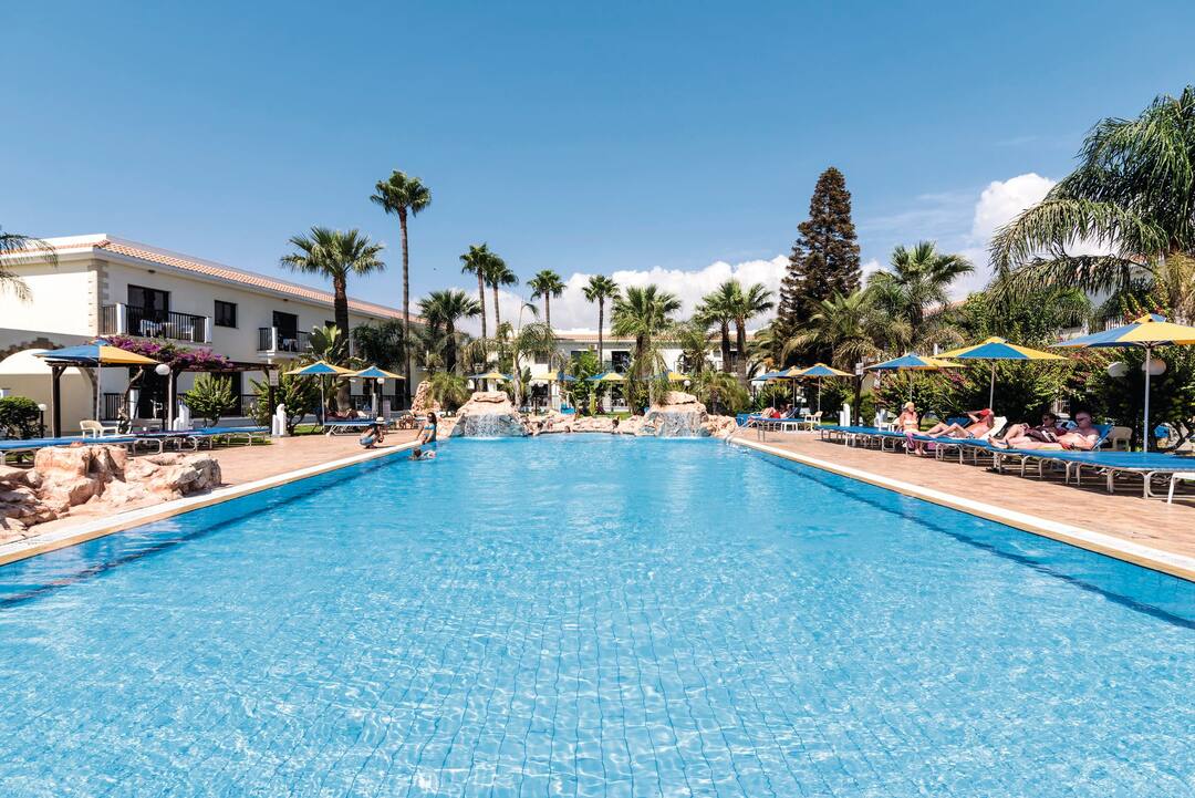 Loutsiana Apartments, Cyprus - Holiday Hypermarket