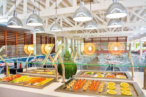 Grand Decameron Cornwall Beach ™ in Montego Bay | TUI.co.uk