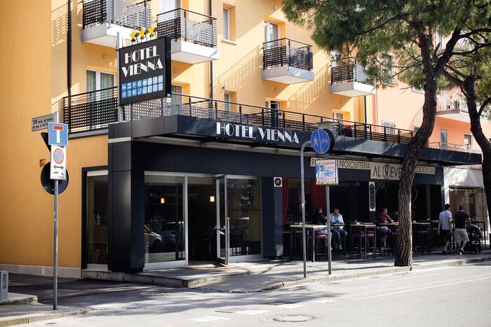 Hotel Vienna in Lido di Jesolo | TUI.co.uk