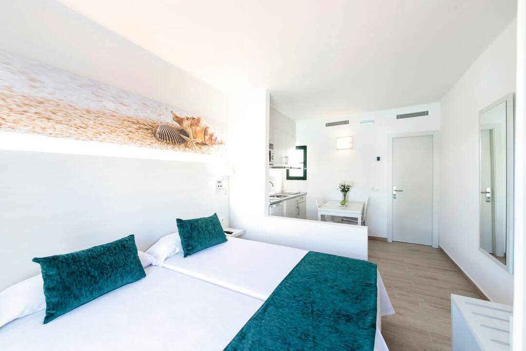 THB Flora - Studios & Apartments in Puerto del Carmen | TUI.co.uk