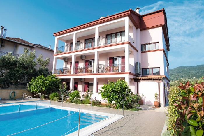 Christina Studios in Lygia | TUI.co.uk