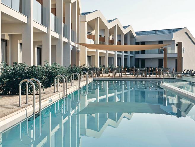Aqua Bay Suites | First Choice