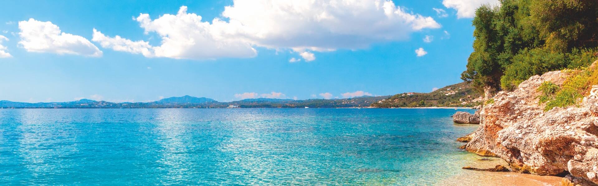 TUI Holidays | Low Deposits from €75pp & 1000s of Free Kid's Places*