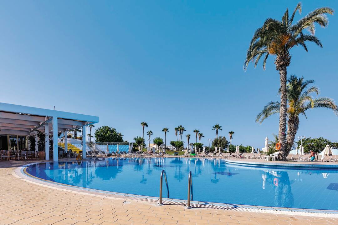 Leonardo Laura Beach & Splash Resort in Paphos | FirstChoice.co.uk