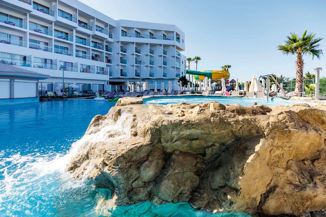 Leonardo Laura Beach & Splash Resort in Paphos | FirstChoice.co.uk