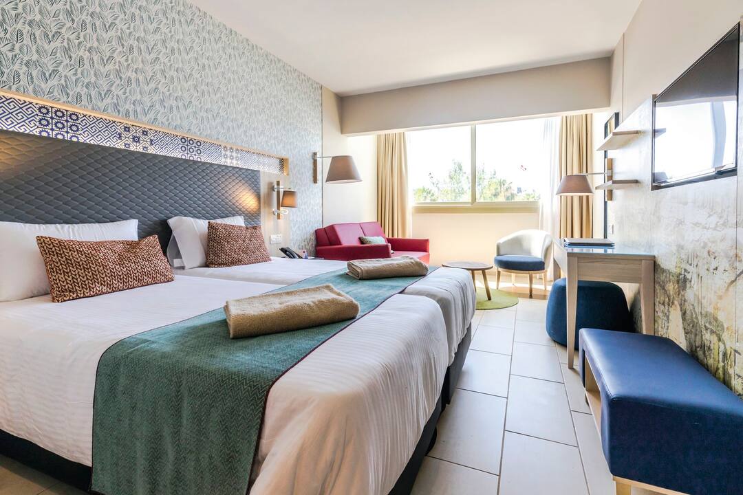 Leonardo Laura Beach & Splash Resort in Paphos | TUI.co.uk