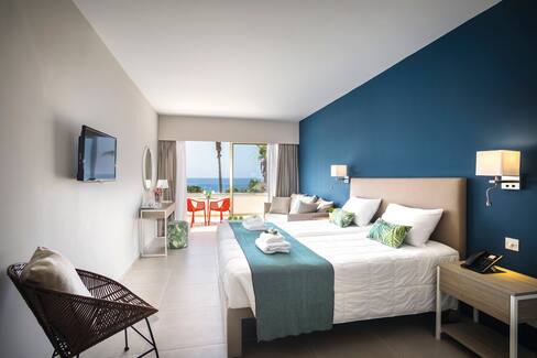 Leonardo Laura Beach & Splash Resort in Paphos | TUI.co.uk