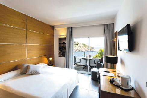 Palladium Hotel Cala Llonga in Cala Llonga | TUI.co.uk