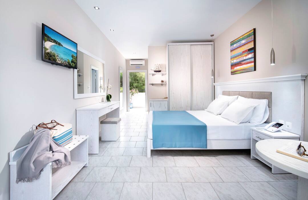 Porfi Beach Hotel in Nikiti | TUI.co.uk