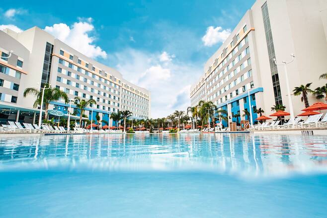 Universal’s Endless Summer Resort - Surfside Inn and Suites in ...