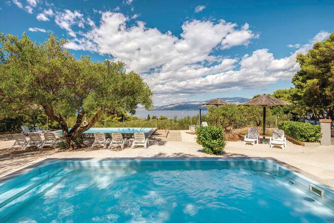 Waterman Beach Village in Brac Island | TUI.co.uk