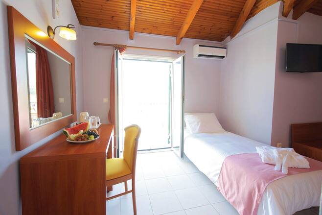 Mirabel City Center Hotel in Argostoli | TUI.co.uk