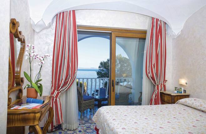 Strand Hotel Delfini Terme in Ischia | TUI.co.uk