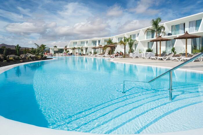 TUI SUNEO Ficus in Costa Teguise | TUI.co.uk