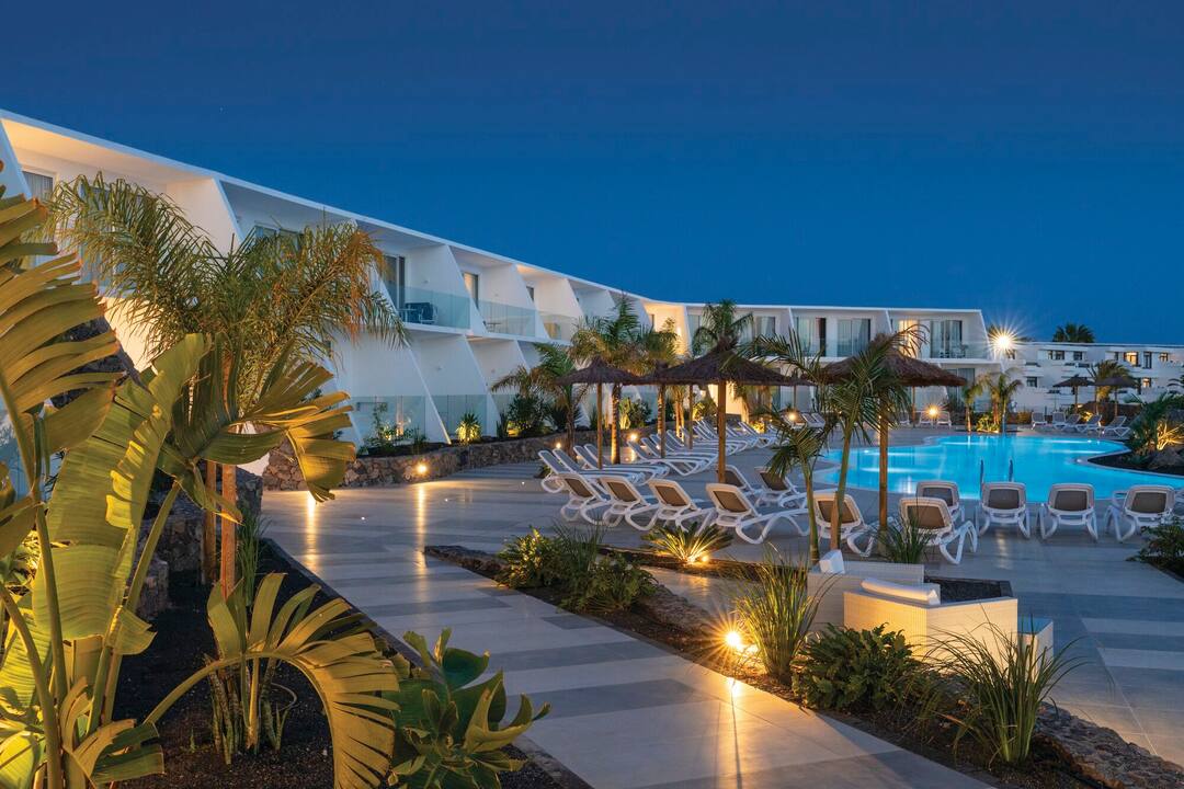TUI SUNEO Ficus in Costa Teguise | FirstChoice.co.uk