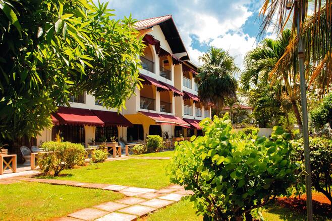 Charela Inn Hotel in Negril | TUI.co.uk