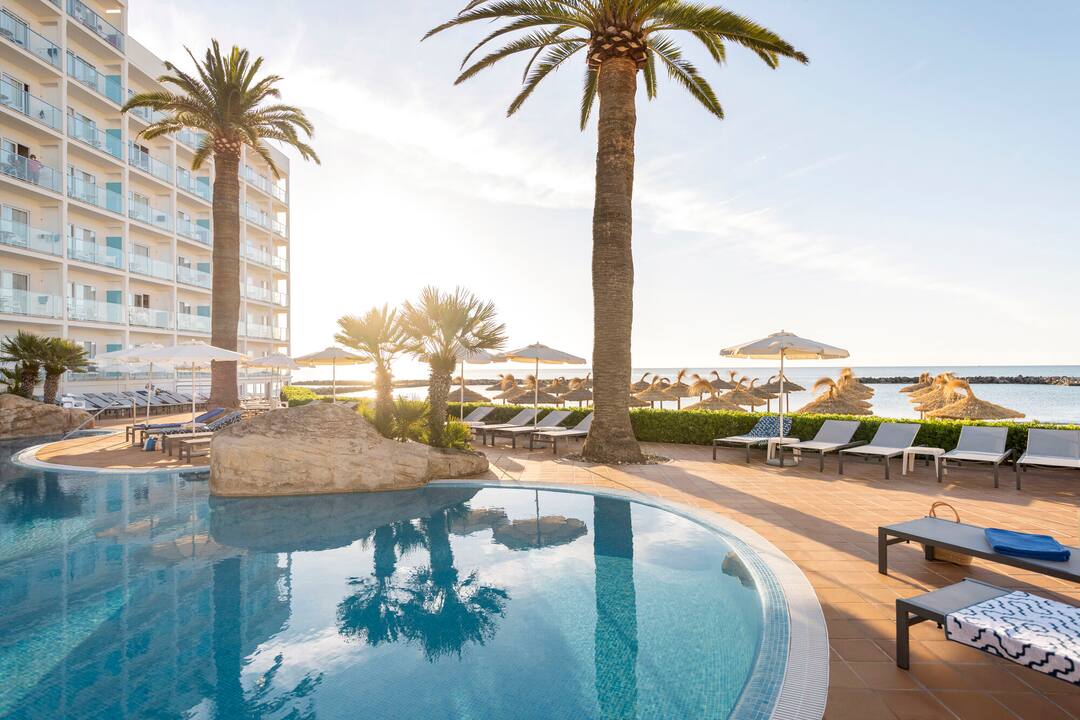 TUI BLUE Levante in Cala Bona | FirstChoice.co.uk