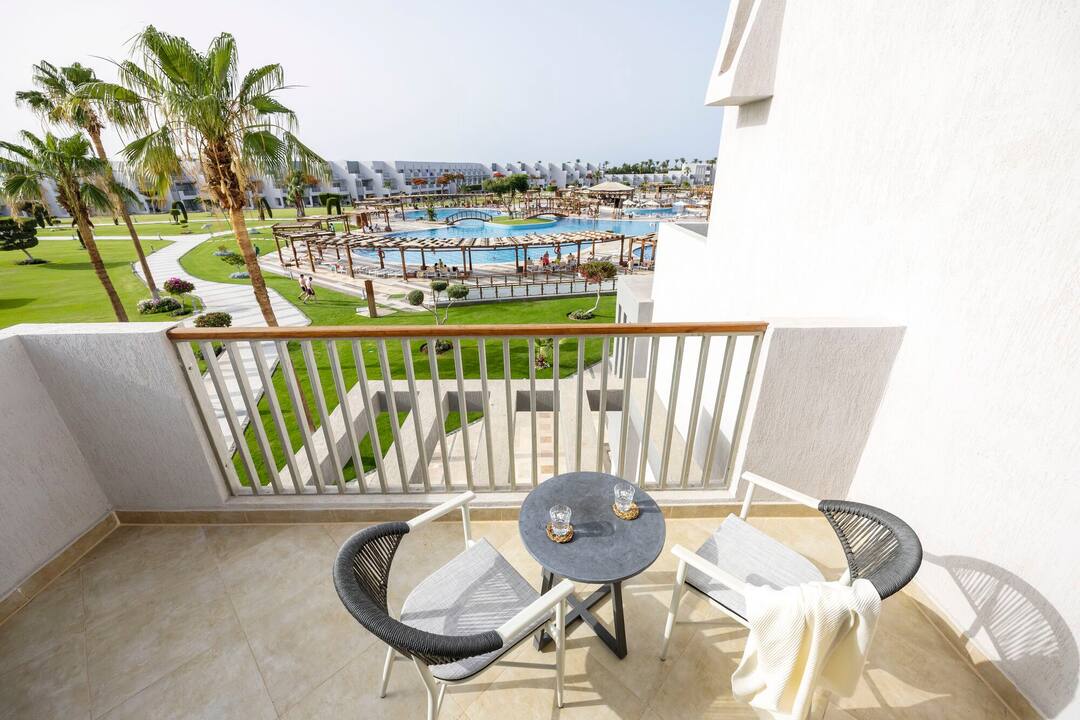 TUI BLUE Crystal Bay Resort in Hurghada | TUI.co.uk