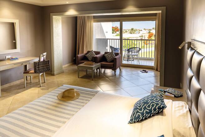 TUI BLUE Crystal Bay Resort in Hurghada | TUI.co.uk