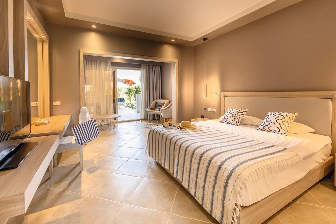 TUI BLUE Crystal Bay Resort in Hurghada | TUI.co.uk