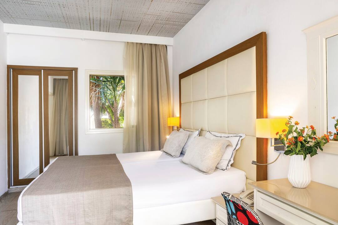 King Jason, Paphos in Paphos | FirstChoice.co.uk