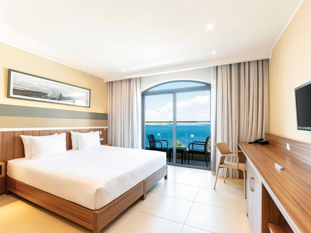 DoubleTree by Hilton Malta in Qawra | TUIHolidays.ie