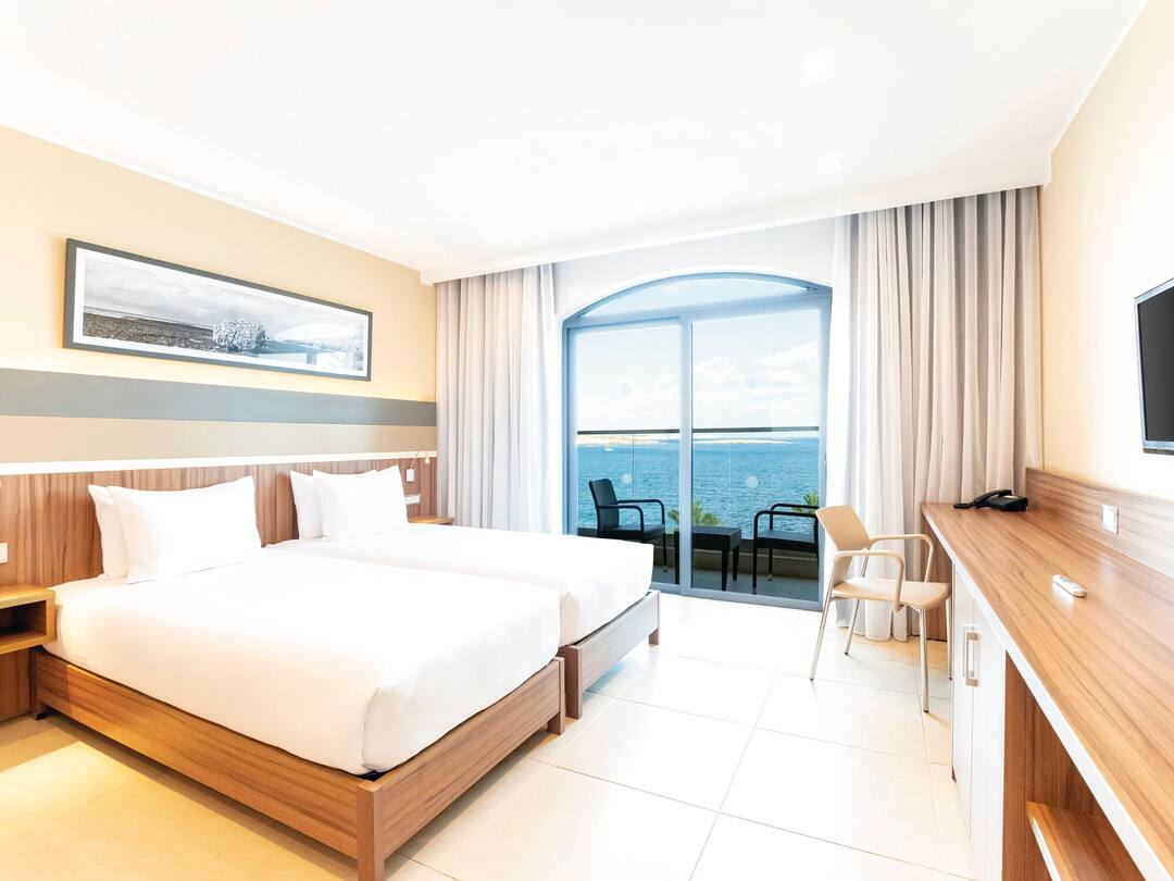 DoubleTree by Hilton Malta in Qawra | TUI.co.uk