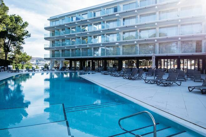 Els Pins Resort & Spa in San Antonio Bay | TUI.co.uk