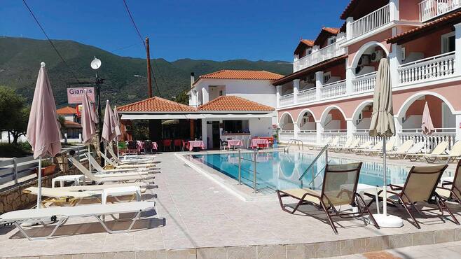 Giannis Studios Alykes in Alykes | TUI.co.uk