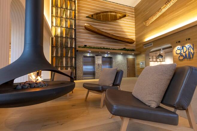 Hotel Canoe & Suites | Banff | Crystal Ski