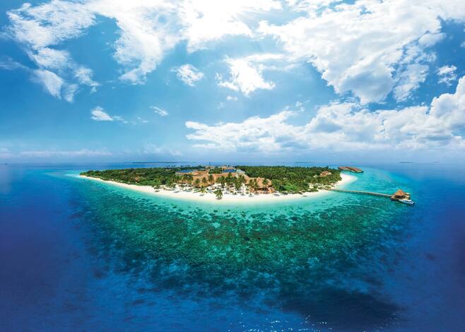 Reethi Faru in Maldives | TUI.co.uk