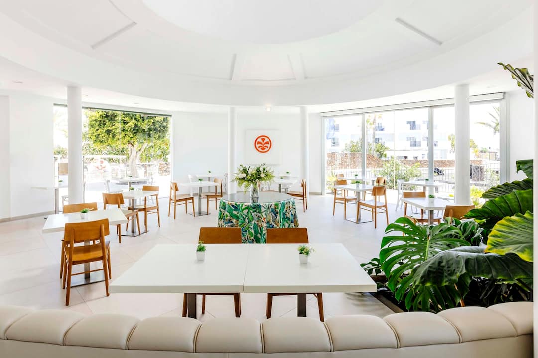 TUI SUNEO Ficus in Costa Teguise | FirstChoice.co.uk